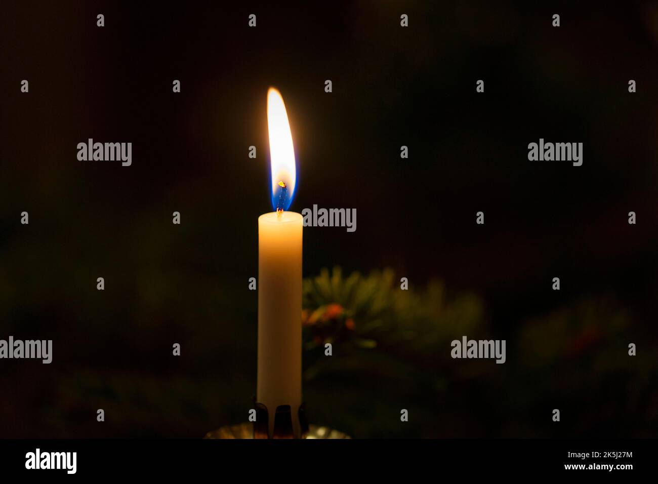 Darkness dim candle light hi-res stock photography and images - Alamy