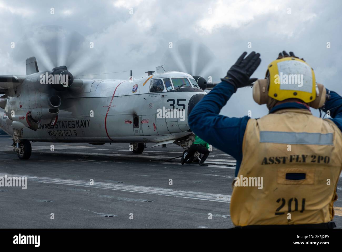 221007-N-LI114-2087 SEA OF JAPAN (Oct. 7, 2022) Aviation Boatswain’s ...
