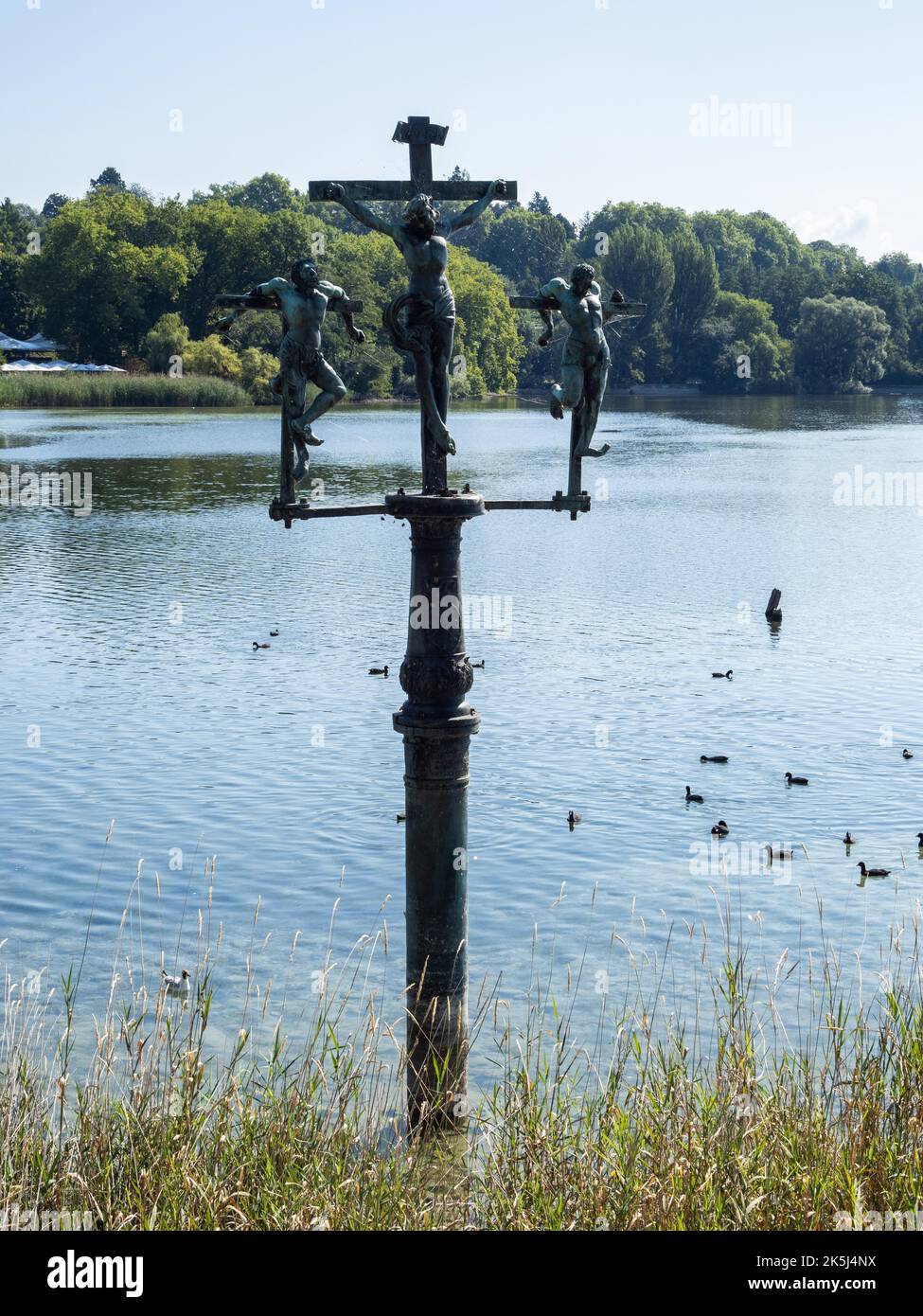Swedish cross, crucifixion group at the entrance to Mainau Island, Lake ...