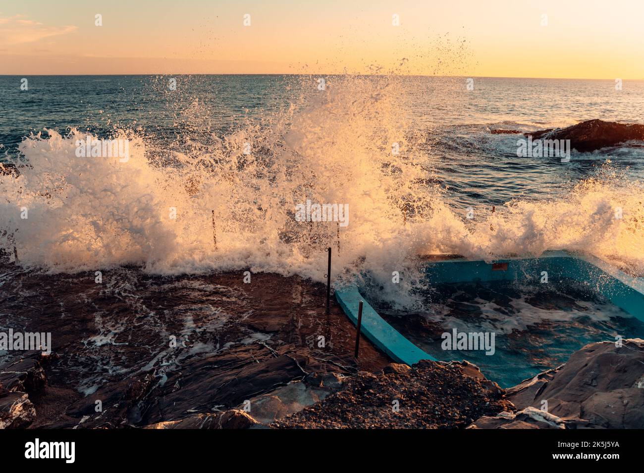 A beautiful view of splashing ocean waves Stock Photo - Alamy