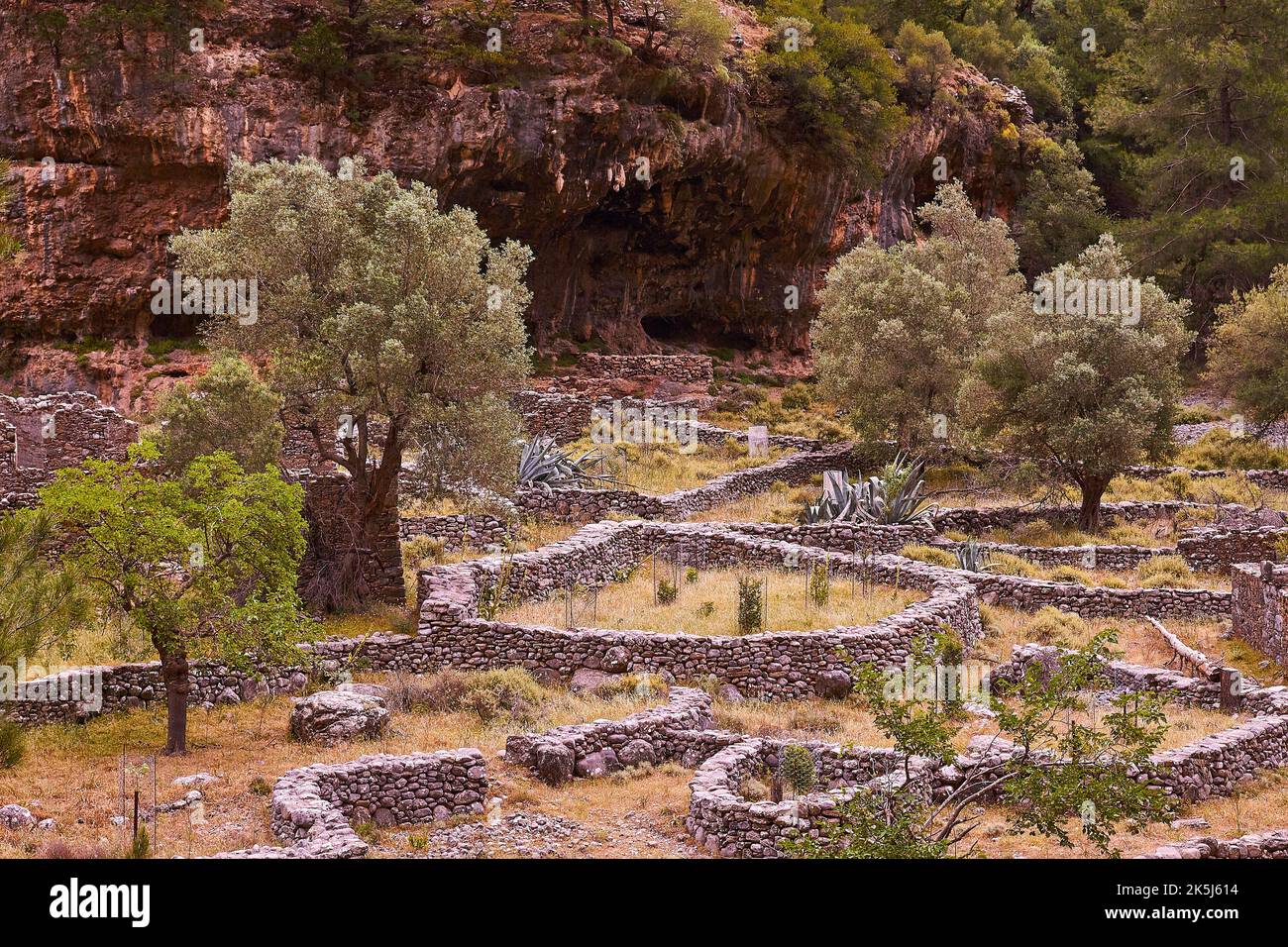 Buildings, stone walls, ruins, Samaria settlement, rest area, Samaria ...