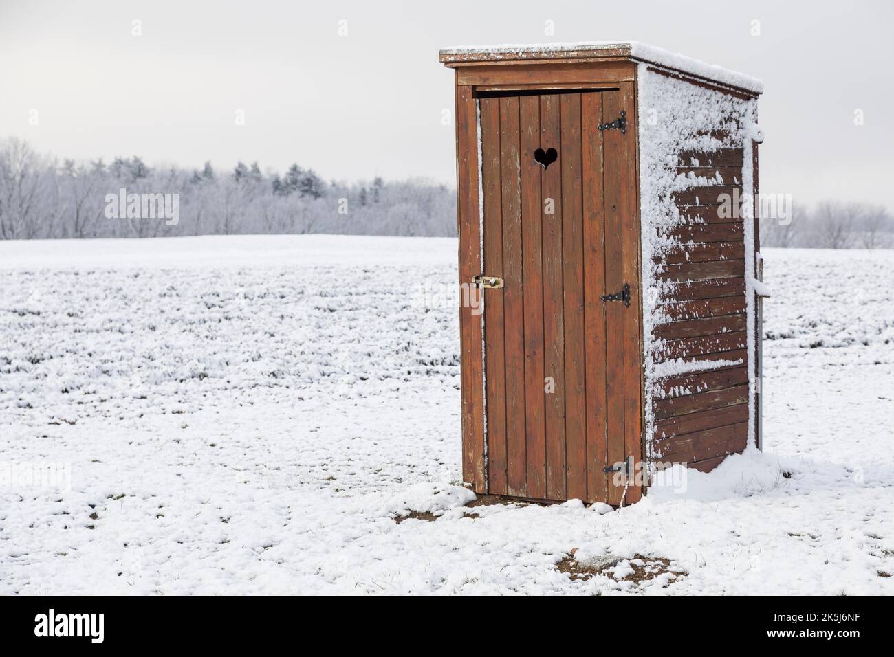 Toilet shaped house hi-res stock photography and images - Alamy