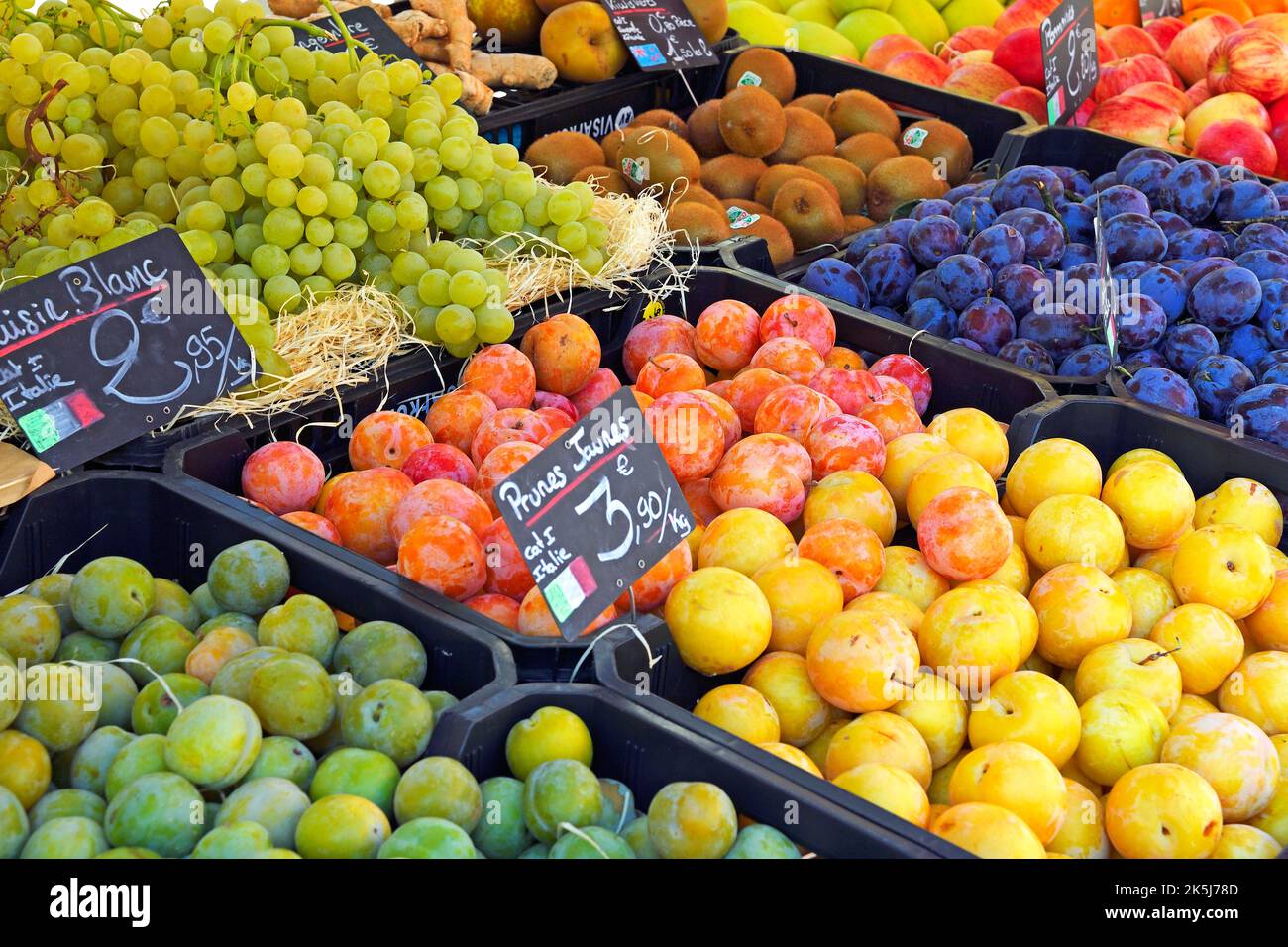 Fresh fruit and vegetables, market on the Cours Saleya, city centre ...