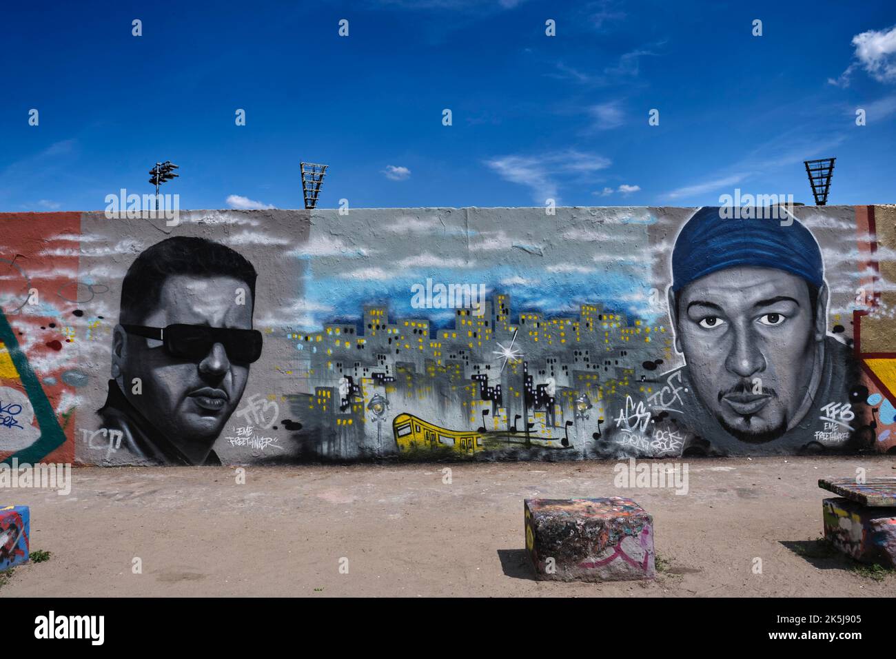 Before (left), Maxim, Germany, Berlin, 17. 06. 2020, GraffitiMauer ...