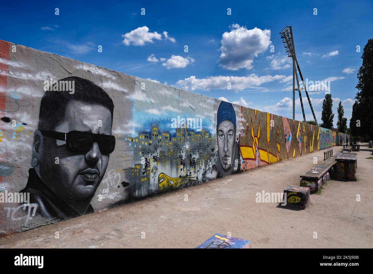 Before (left), Maxim, Germany, Berlin, 17. 06. 2020, GraffitiMauer ...
