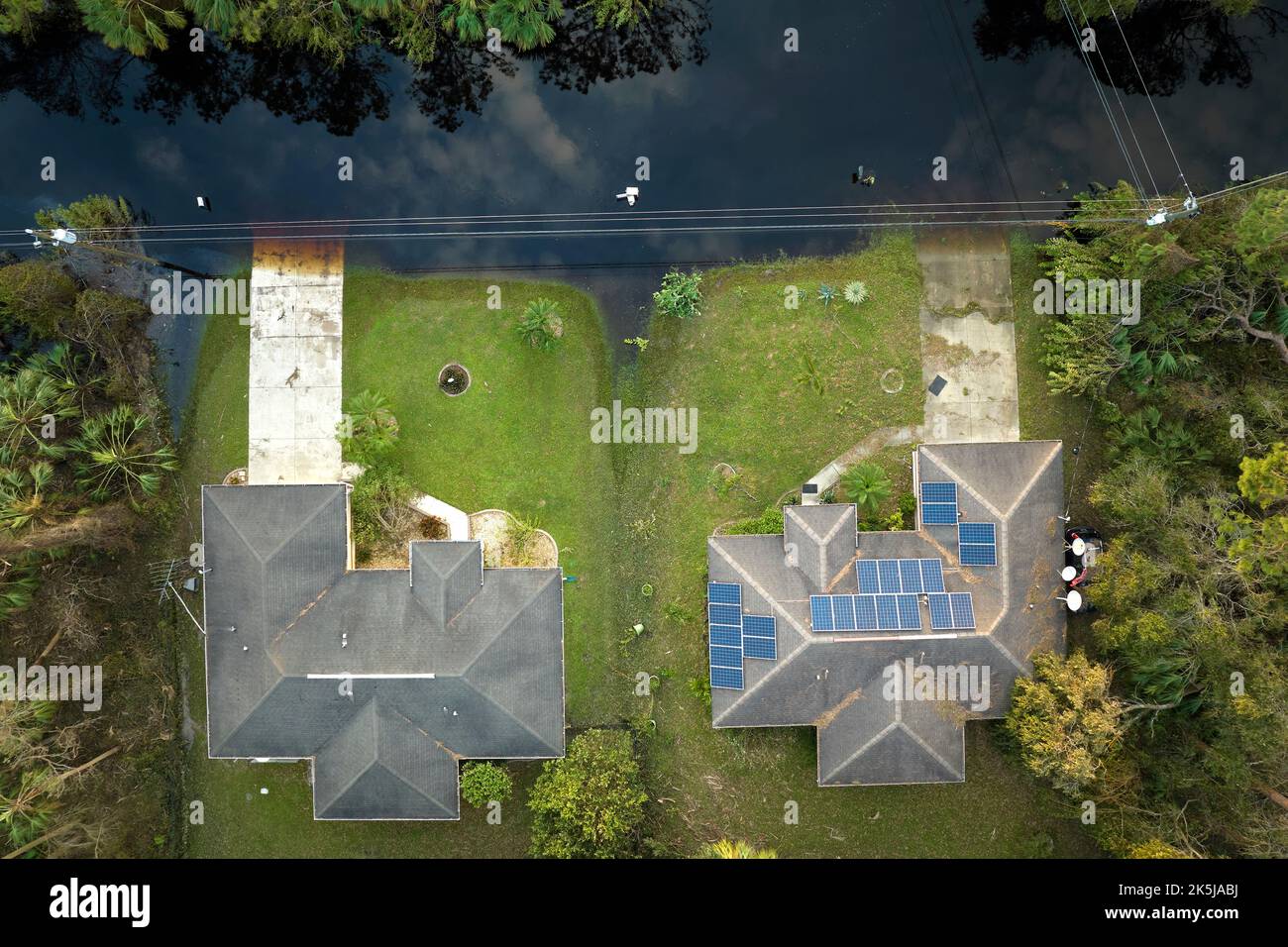 Surrounded by hurricane Ian rainfall flood waters homes in Florida ...