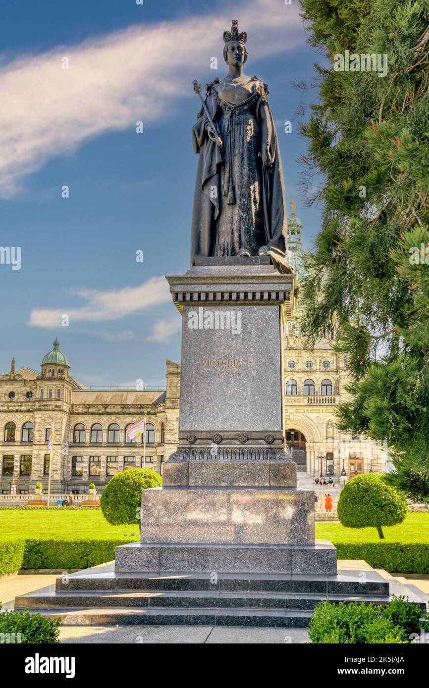 The statue of Queen Victoria front of the British Columbia Parliament ...