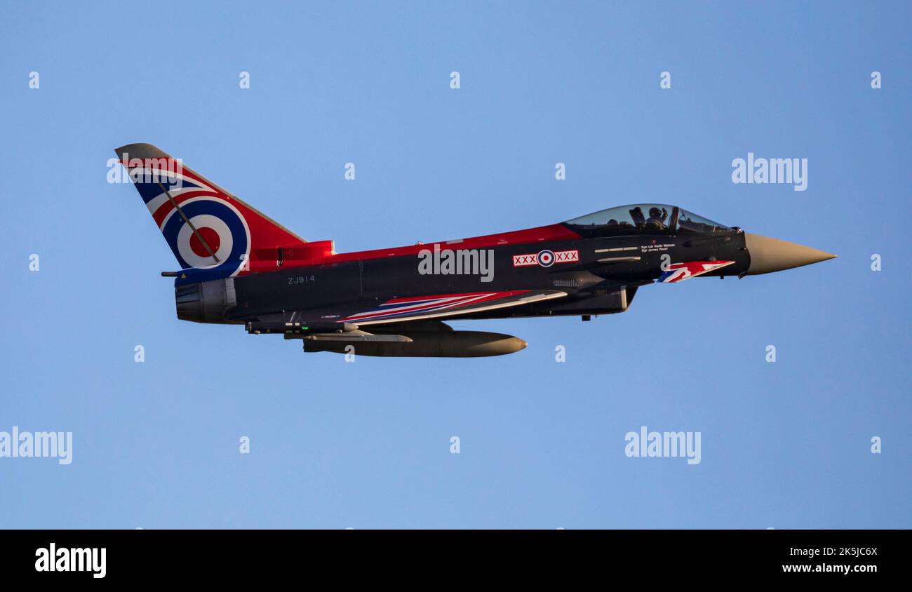 Duxford, Cambridgeshire, UK. 8th Oct 2022. Flight Lieutenant Adam O ...