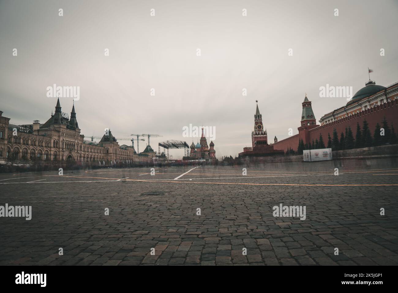 Red Square (Kremlin and St. Basil's Cathedral) skyline, overcast ...