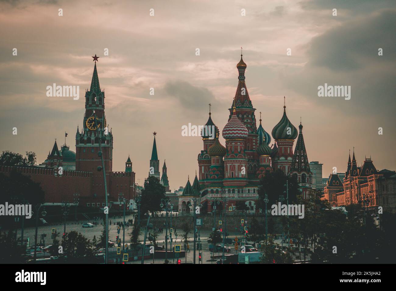 Red Square (Kremlin and St. Basil's Cathedral) skyline, overcast ...