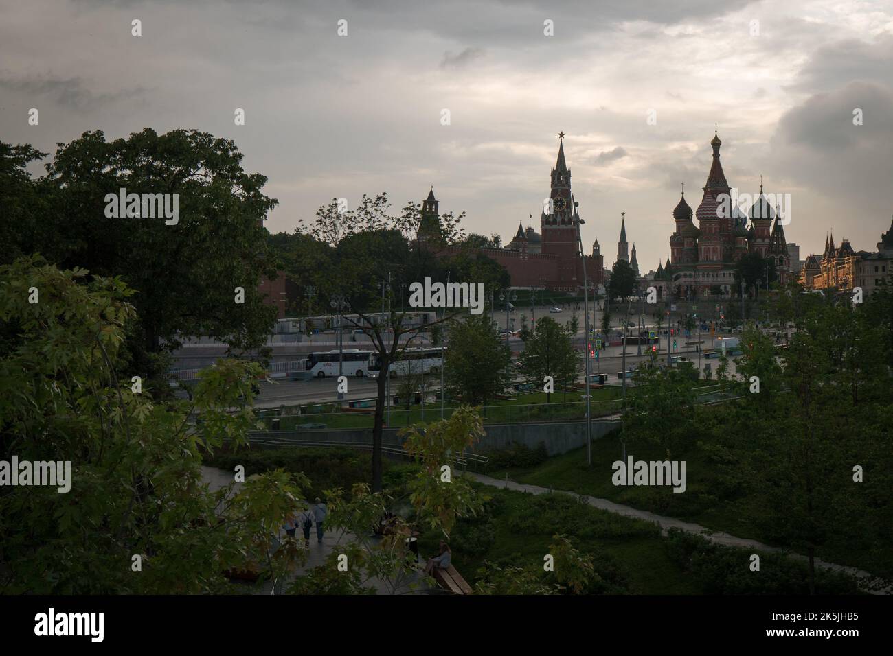 Red Square (Kremlin and St. Basil's Cathedral) skyline, overcast ...