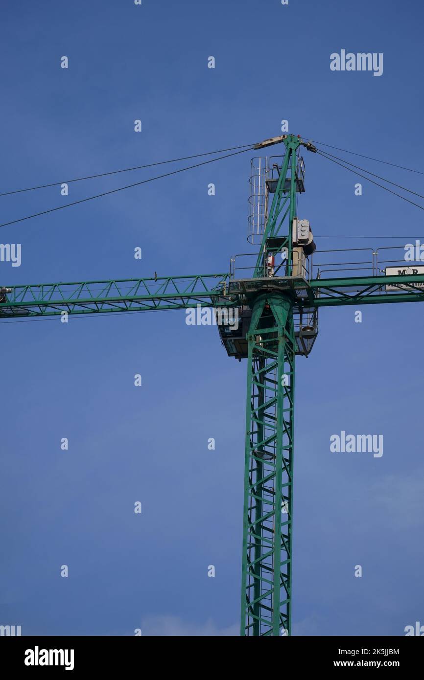 Mobile lifting crane derrick lift hi-res stock photography and images ...