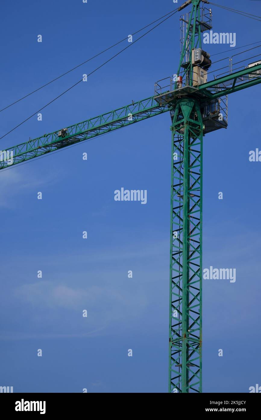 Mobile lifting crane derrick lift hi-res stock photography and images ...