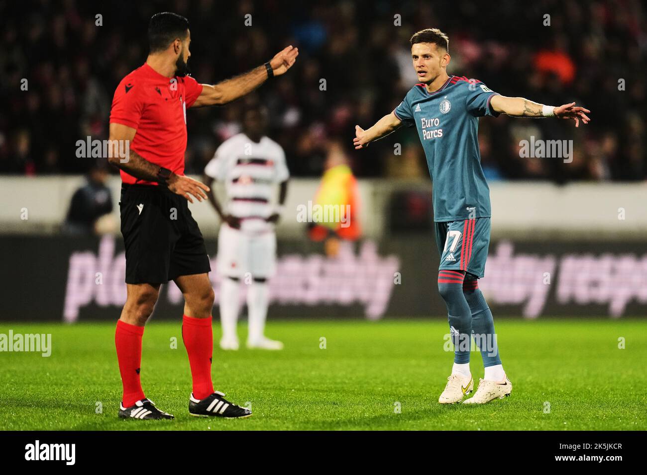 Herning - referee Mohammed Al-Hakim approves the goal by Sebastian ...