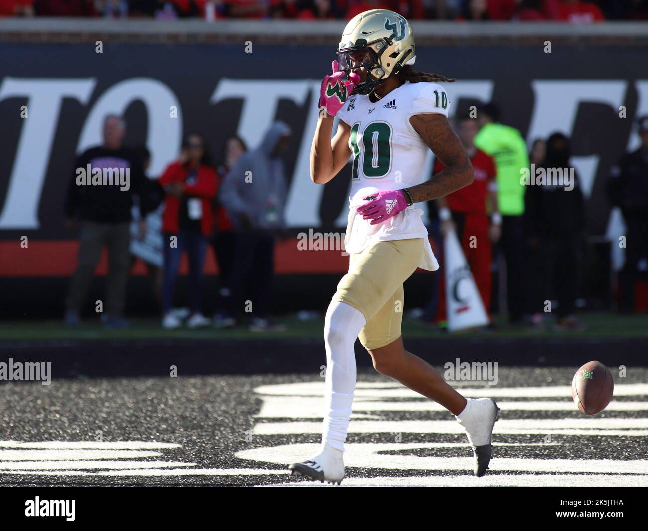 Cincinnati, Ohio, USA. 8th Oct, 2022. South Florida Bulls WR Xavier ...