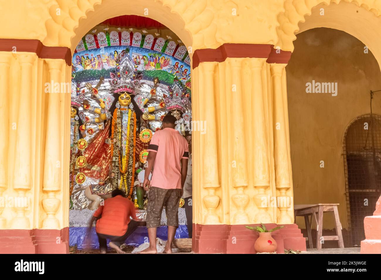 Bengal zamindar puja hi-res stock photography and images - Alamy