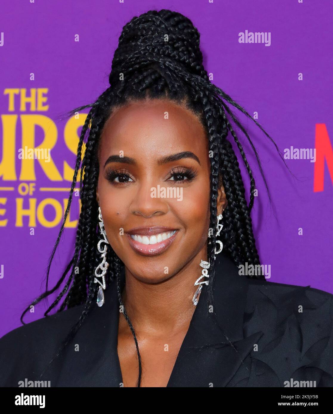 Kelly Rowland arrives at The Special Screening of Netflix The Curse of ...