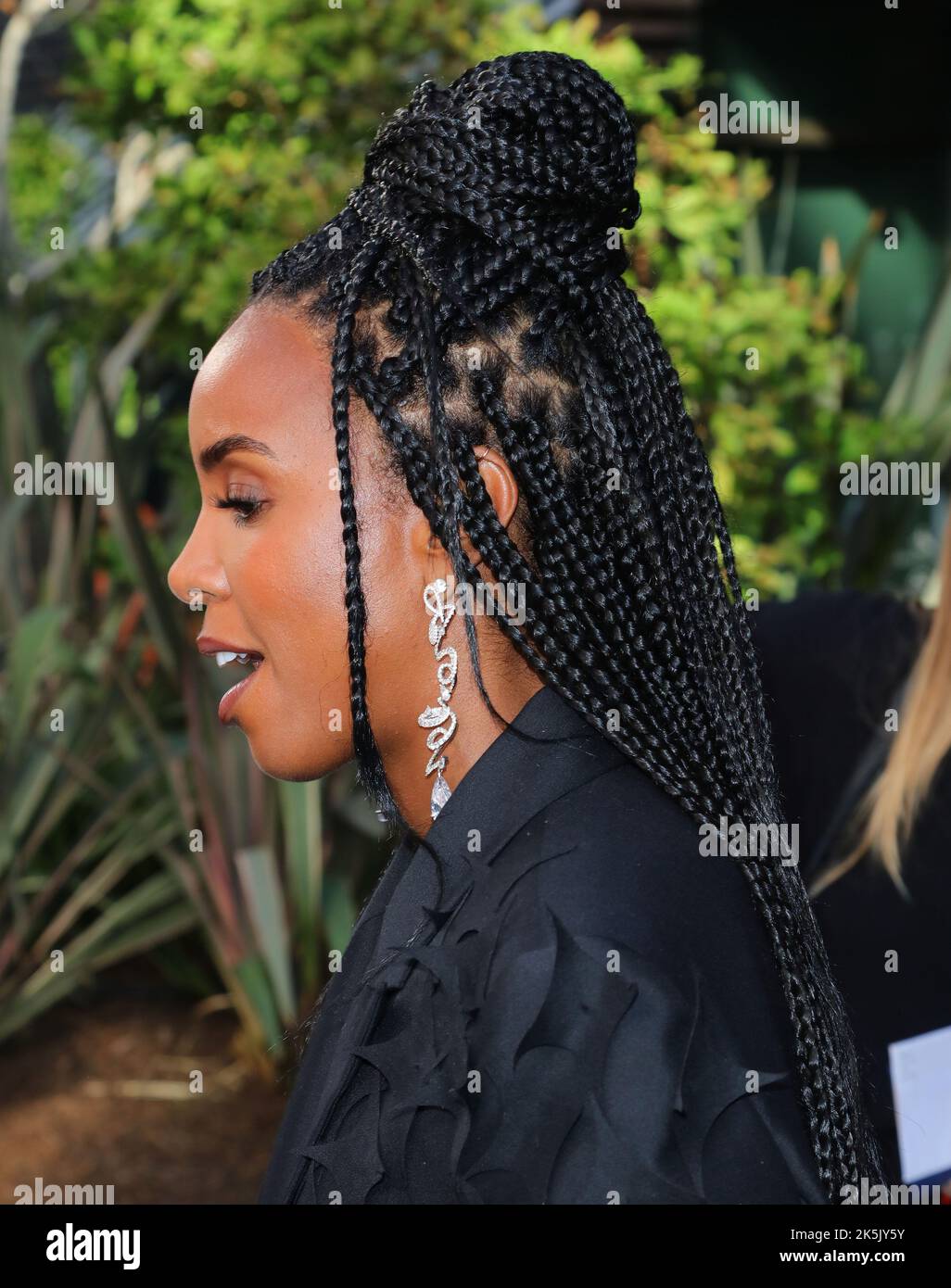 Kelly Rowland arrives at The Special Screening of Netflix The Curse of ...