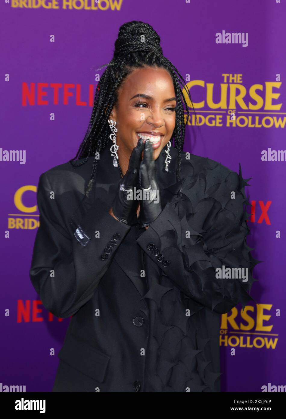 Kelly Rowland arrives at The Special Screening of Netflix The Curse of ...