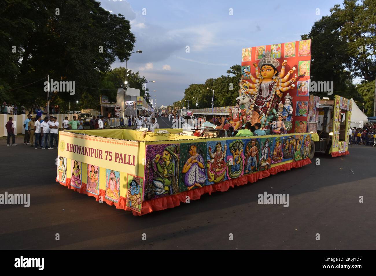 Kolkata, West Bengal, India. 8th Oct, 2022. A Durga Puja Committee ...