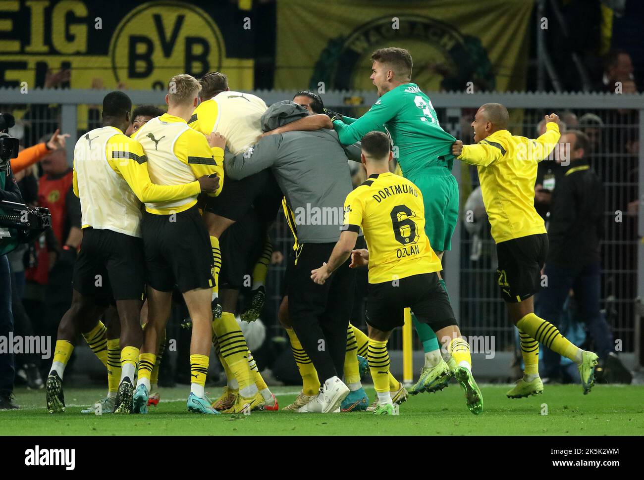 BVB Jubel um Anthony Modeste of Borussia Dortmund Alexander Meyer of ...