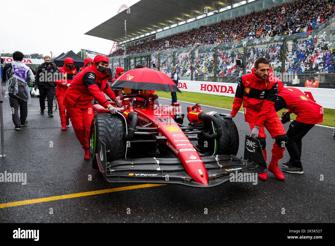 LECLERC Charles (mco), Scuderia Ferrari F1-75, portrait, starting grid ...