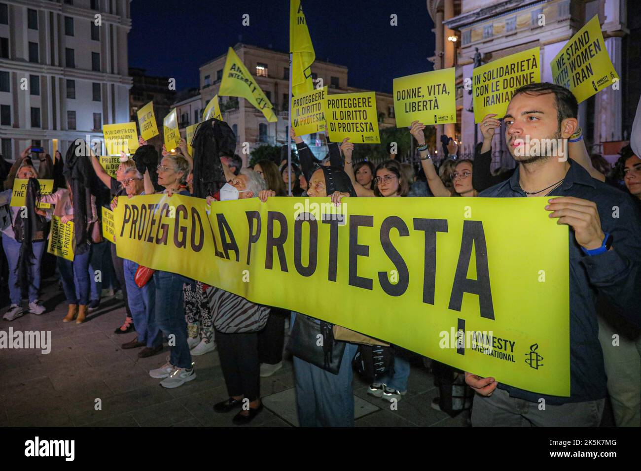 Palermo, Italy. 7th Oct, 2022. Hundreds protest in Palermo against the ...