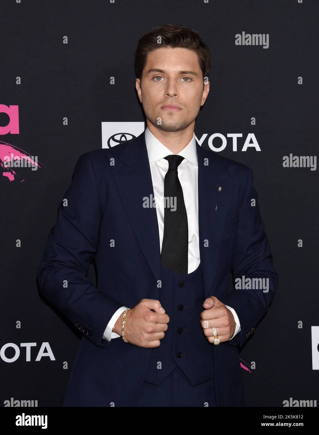 Los Angeles, USA. 8th Oct 2022. Ronen Rubenstein arriving to the 2022 ...
