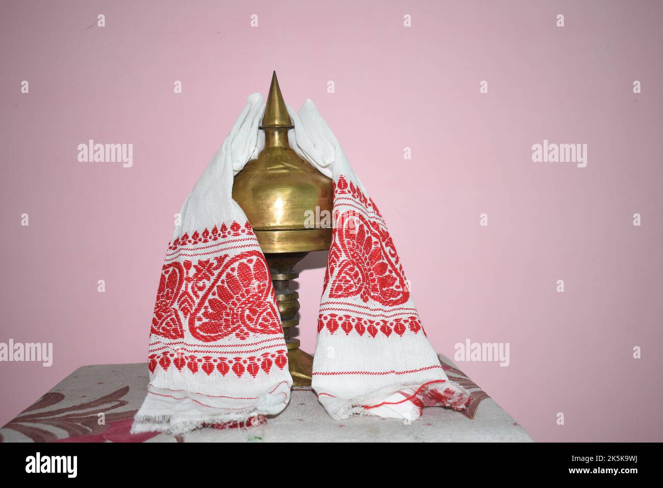 A Xorai with a Gamusa wrap on top of it. Xorai is one of the ...