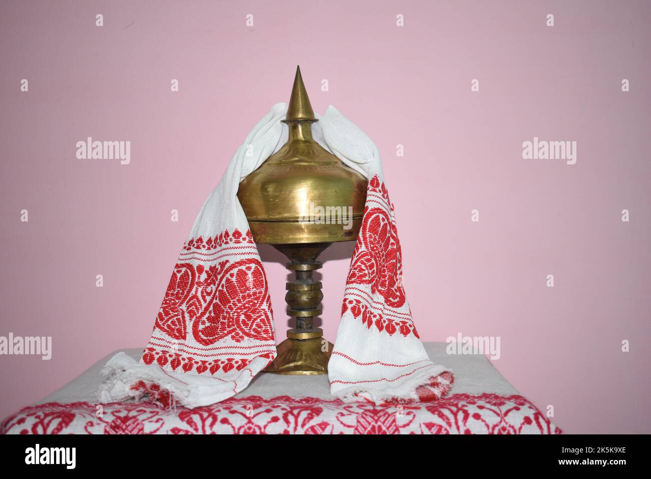 A Xorai with a Gamusa wrap on top of it. Xorai is one of the ...