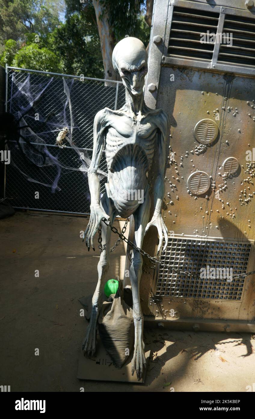 Los Angeles, California, USA 7th October 2022 Alien in Spooky Halloween ...