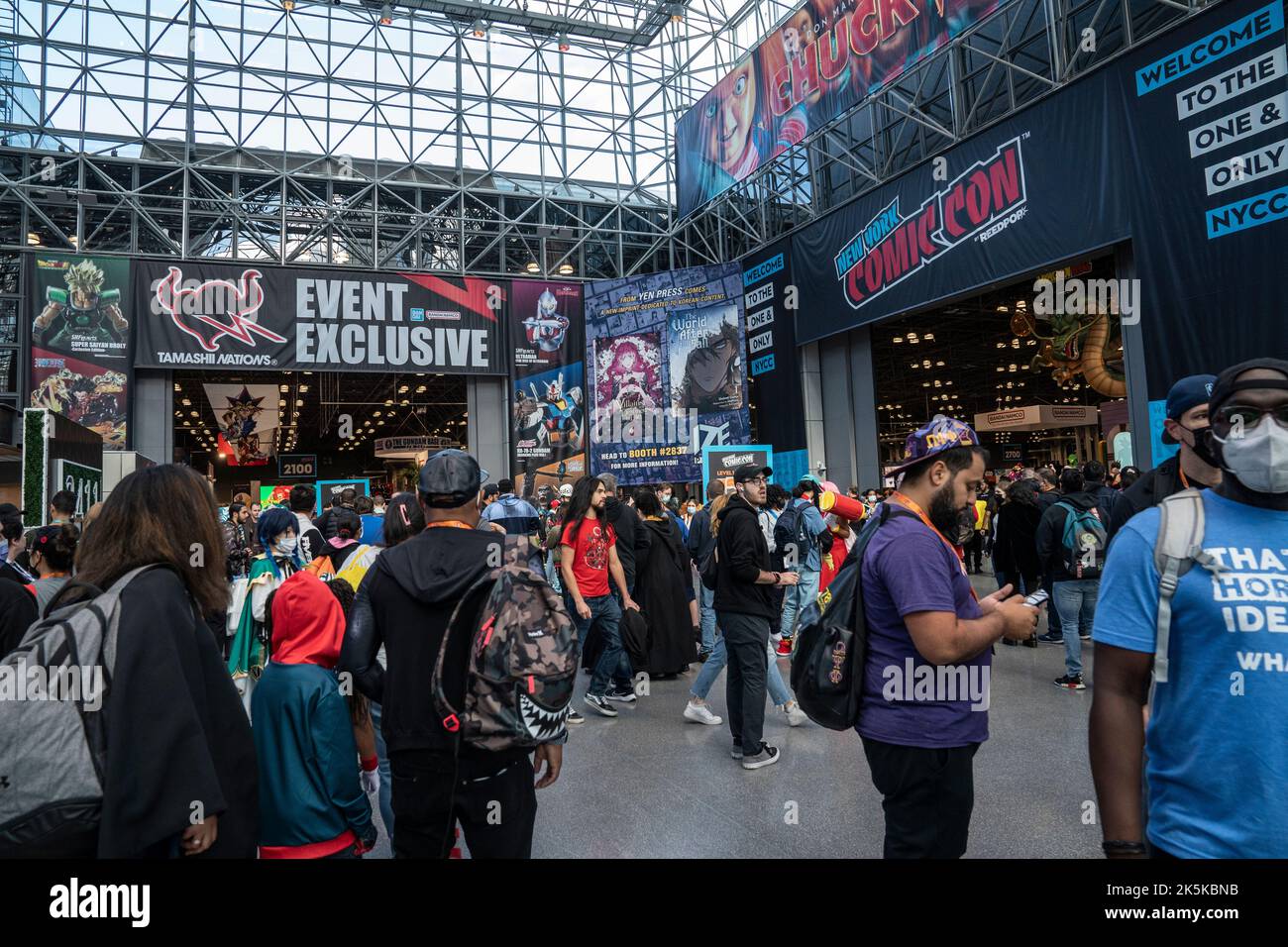 Atmosphere during Comic Con at Jacob Javits Center in New York on ...