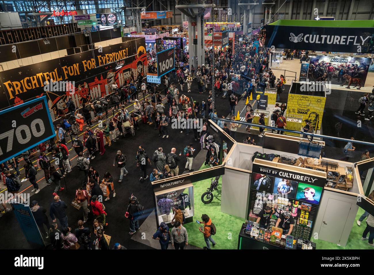 Atmosphere during Comic Con at Jacob Javits Center in New York on ...