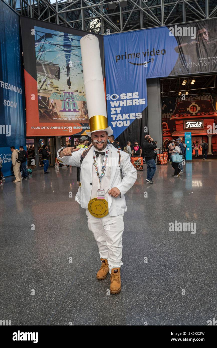 Atmosphere during Comic Con at Jacob Javits Center in New York on ...