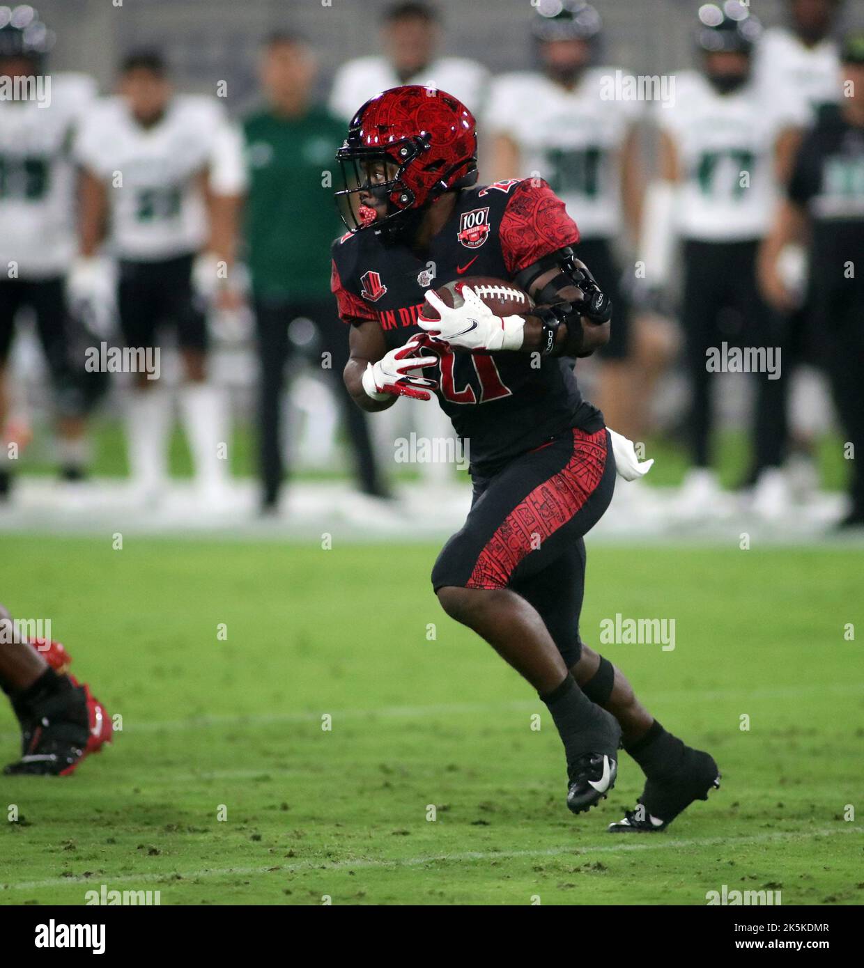 Snapdragon stadium hi-res stock photography and images - Alamy
