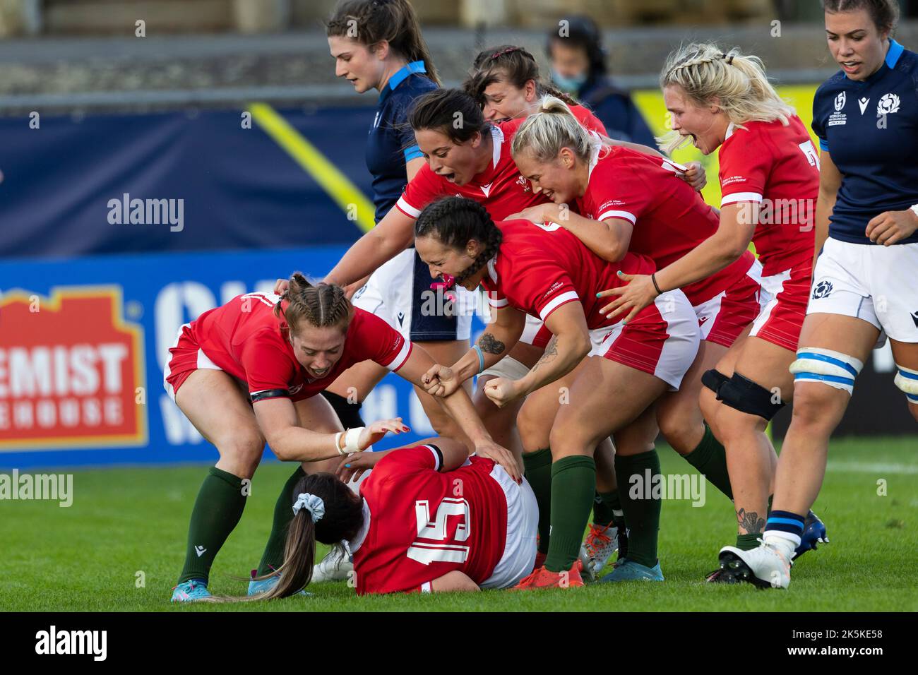 Wales celebrate after Kayleigh Powell scores her sides second try ...