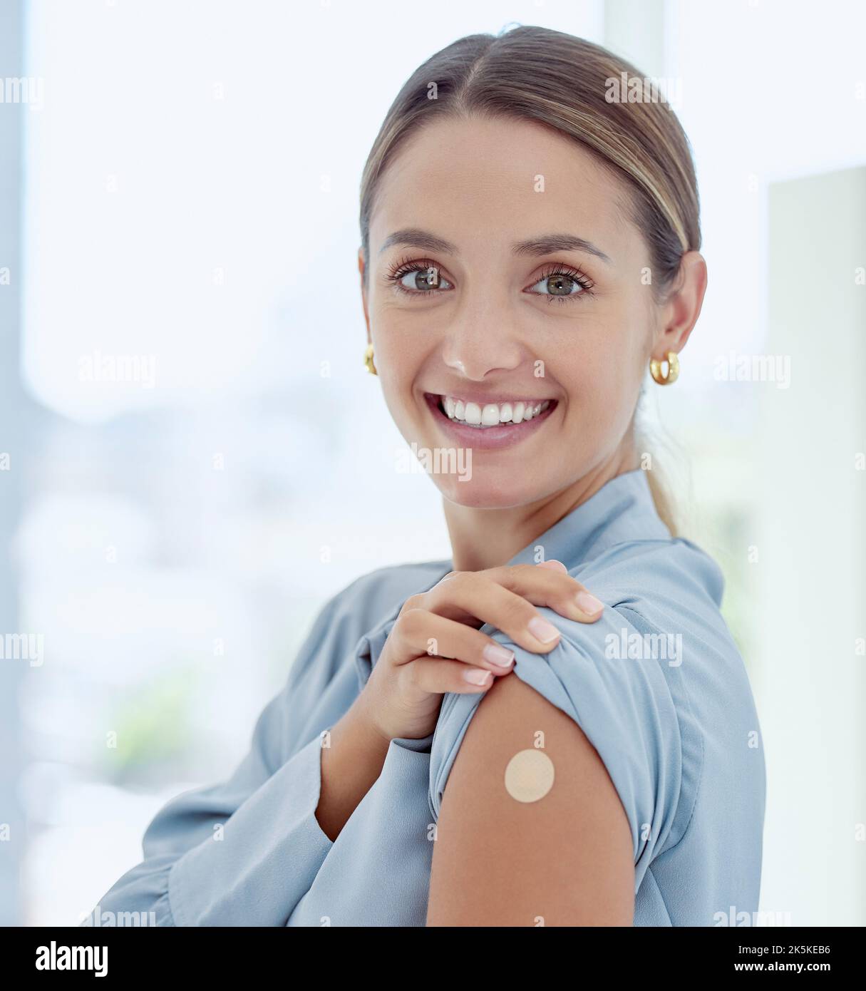 Woman injection arm hi-res stock photography and images - Alamy