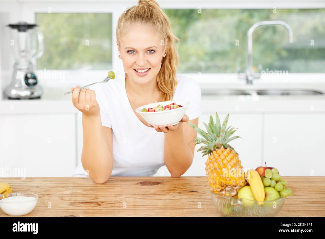 Healthy eating keeps happy hi-res stock photography and images - Alamy