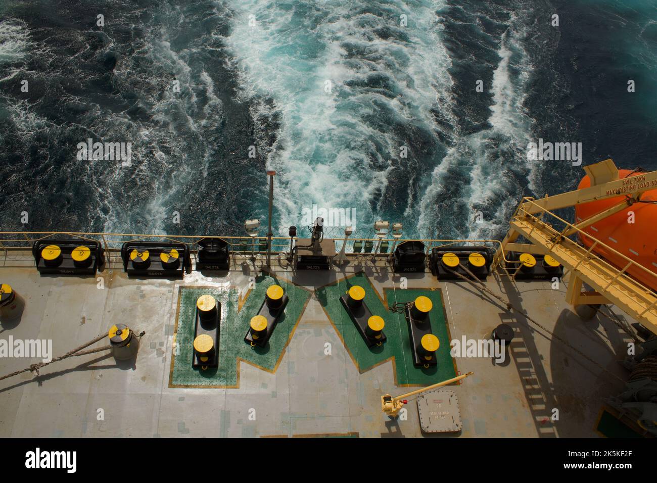 Berthing hawser hi-res stock photography and images - Alamy