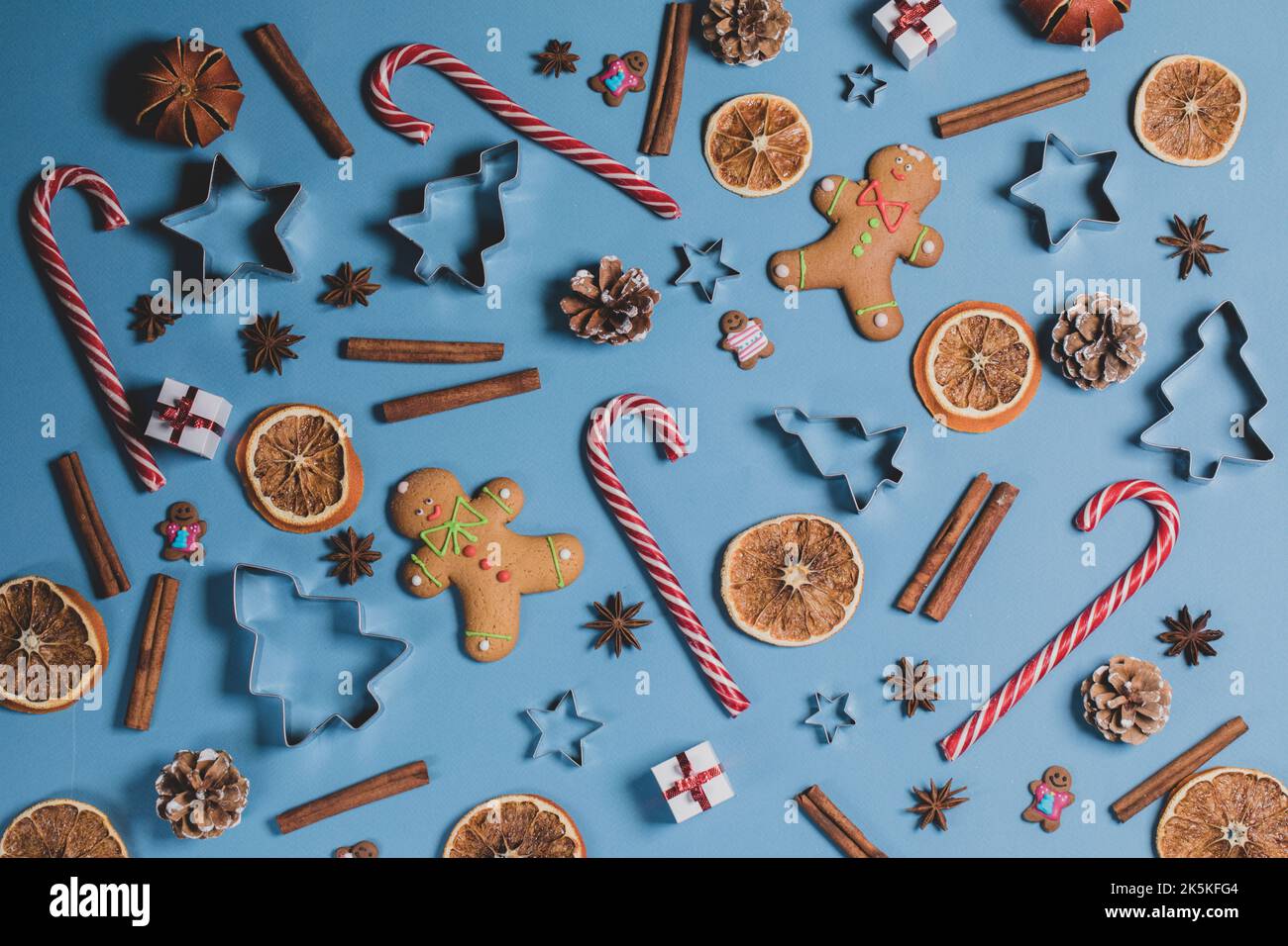 Christmas food background. Gingerbread cookies, candy canes spices and ...