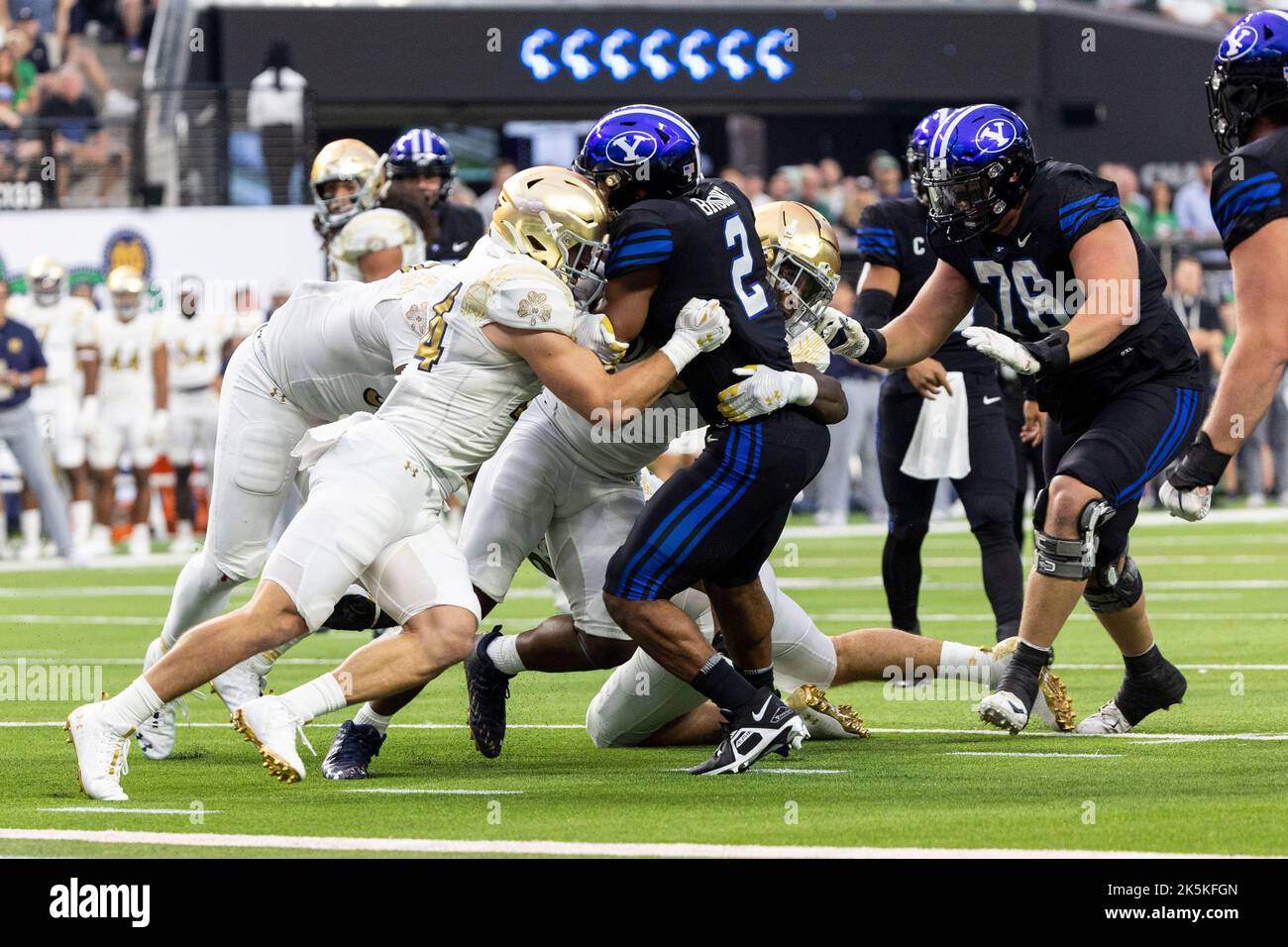 Las Vegas, Nevada, USA. 08th Oct, 2022. Notre Dame linebacker Jack ...