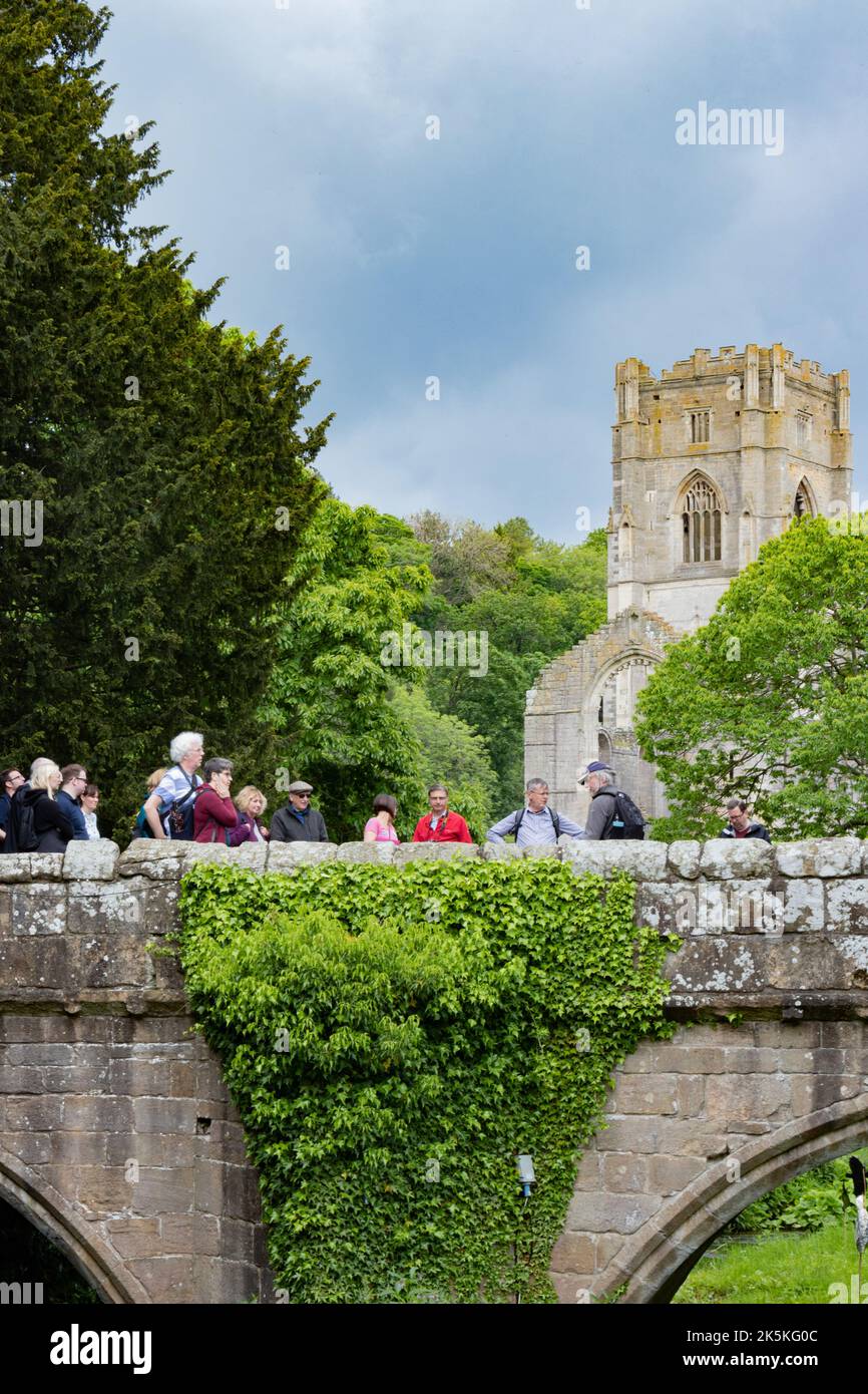 Fountains abbey and church near ripon yorkshire uk Ancient abbey ruins ...