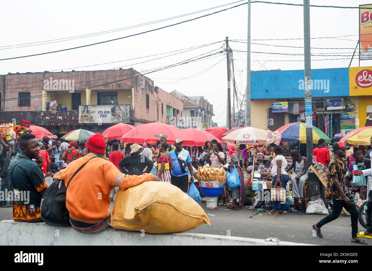 Daily life along the streets in the city centre of Kinshasa in the ...