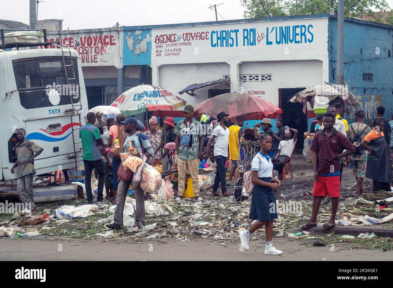 Daily life along the streets in the city centre of Kinshasa in the ...