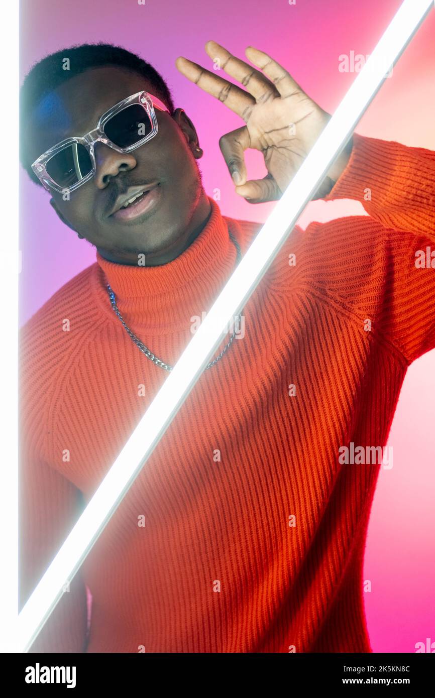 okay gesture approving man like sign neon light Stock Photo - Alamy okay gesture approving man like sign neon light Stock Photo - Alamy