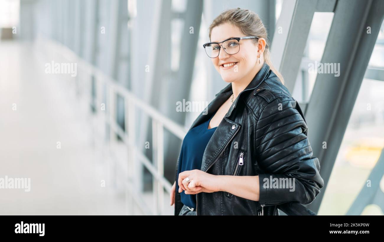 successful woman lifestyle body positive model Stock Photo - Alamy