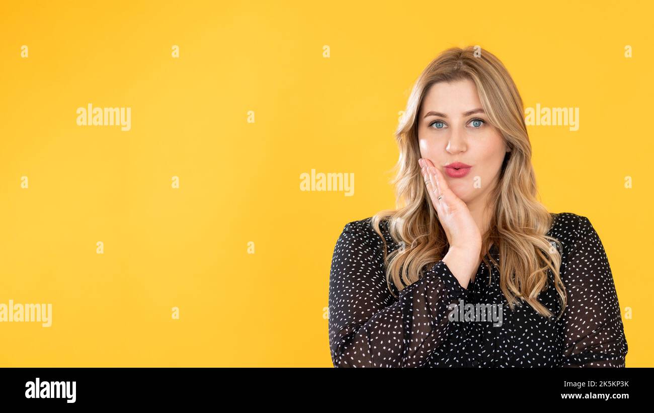 surprised woman advertising banner obese model Stock Photo - Alamy