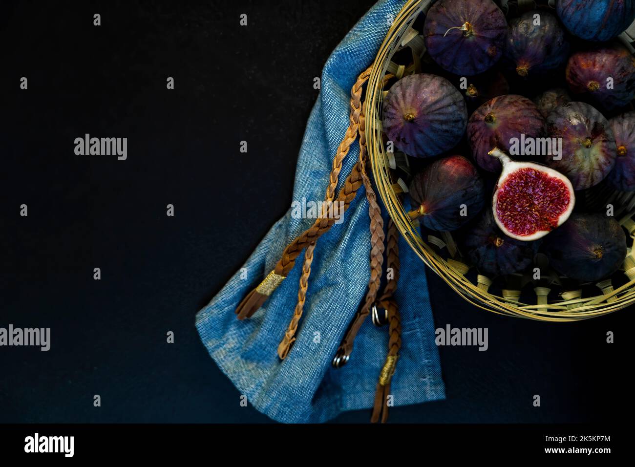 Ripe blue figs top hi-res stock photography and images - Alamy