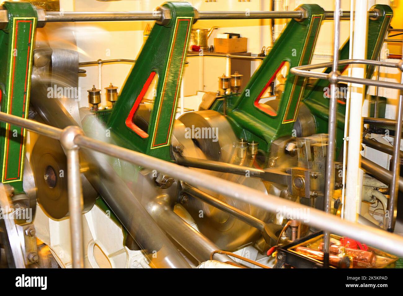 Steam engine operating on Paddlesteamer Stock Photo - Alamy