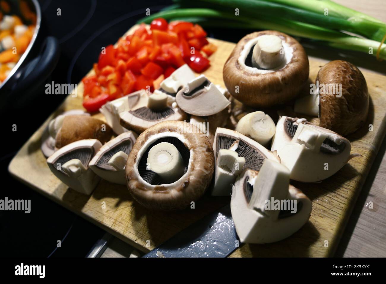 Cutting mushroom hi-res stock photography and images - Alamy